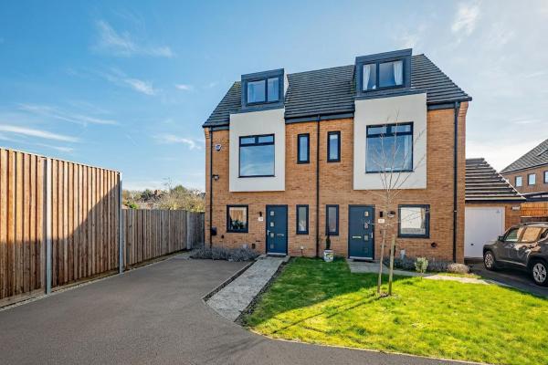 Perfect Booking 4 Bed Home In Swindon - Swindon