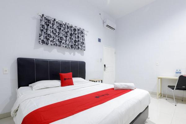Reddoorz Plus Near Thamrin Plaza Medan - 메단