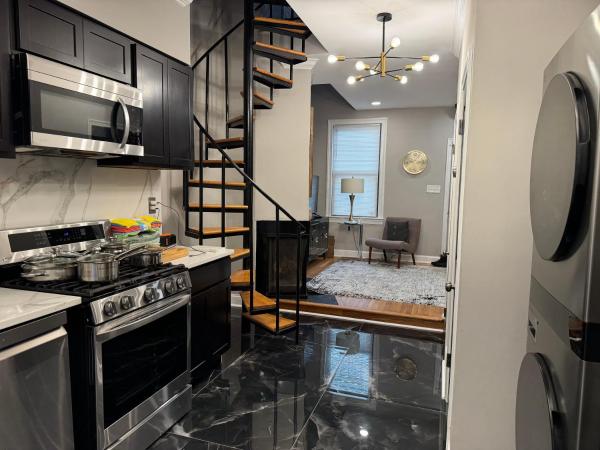 Unique Townhouse Near Metro - 銀泉