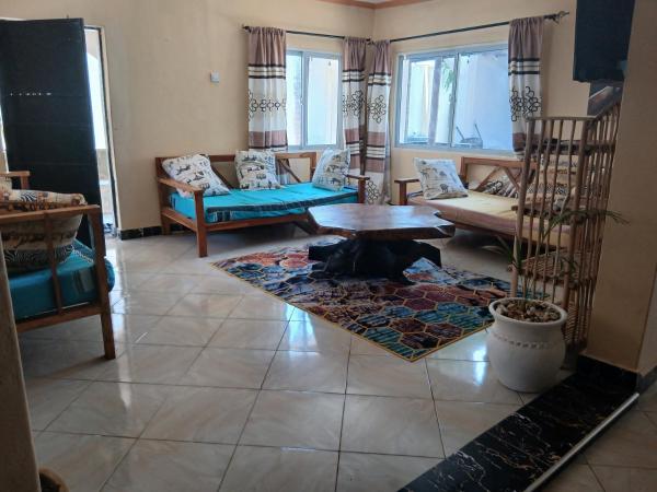 Magutu Holiday Villa - Diani Beach