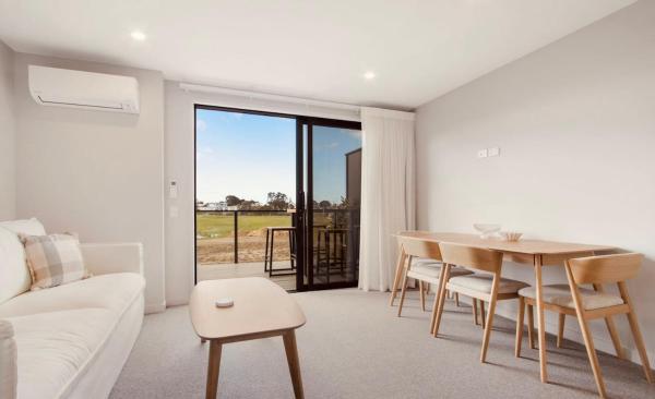 Unwind And Relax In Central Waihi Beach - Apartment B4 - Waihi Beach