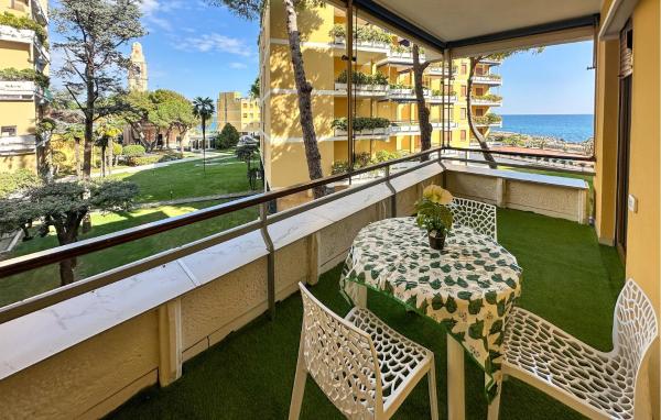 Beautiful Apartment In San Lorenzo Al Mare - San Remo