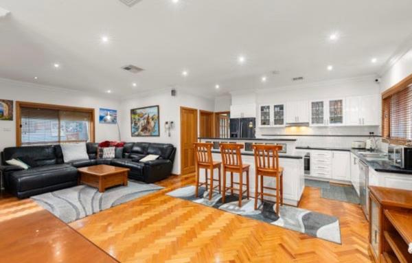 Hidden Gem In South Morang - Melbourne