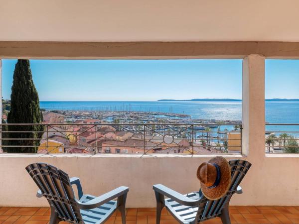 Superbe Villa Vue Mer, Climatisée, Proche Plage, Parking, Animaux Acceptés - Le Lavandou