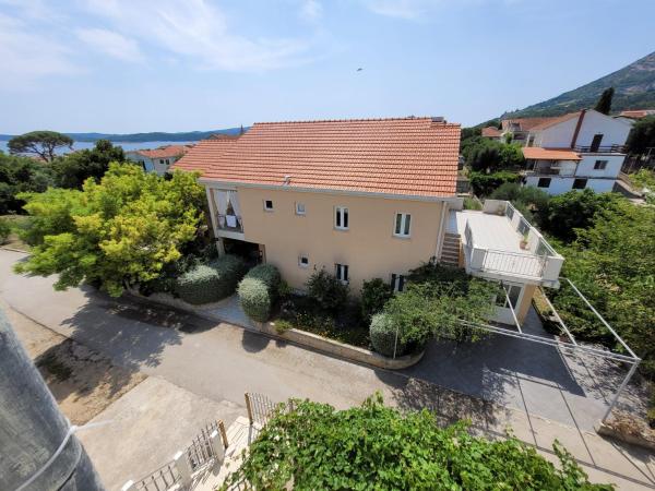 Apartments Leon - Lumbarda