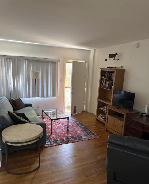 Beautiful Apartment Close To Cedars! Beverly Hills - Beverly Hills, CA