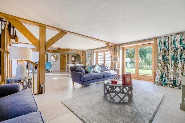 2 Bed In Holmbury St. Mary Oc-midfb - Dorking