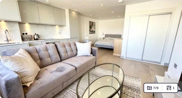 Stylish 1-bed Flat With City Views - Bristol