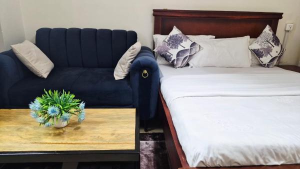 Prossy Apart Near Un Base And Airport - Uganda