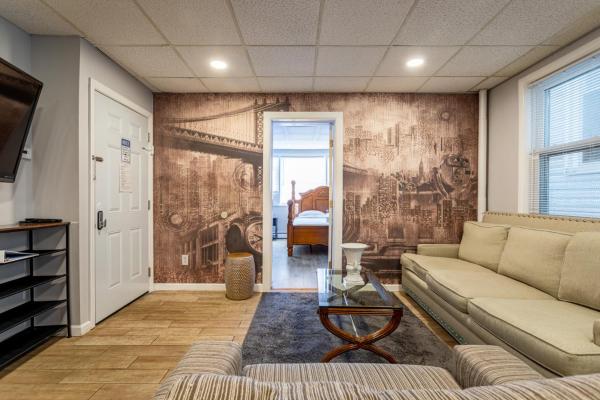 Grand Mansion 9br-5ba-24beds | Ewr | Nyc | Parking - Staten Island, NY