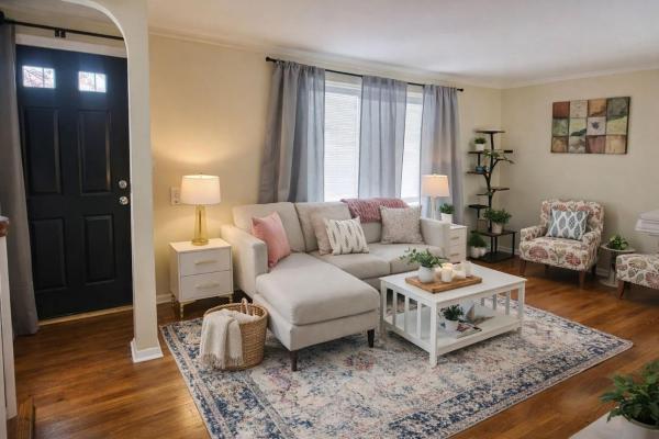Chic Parma Stay Near Cleveland - Cuyahoga Valley National Park