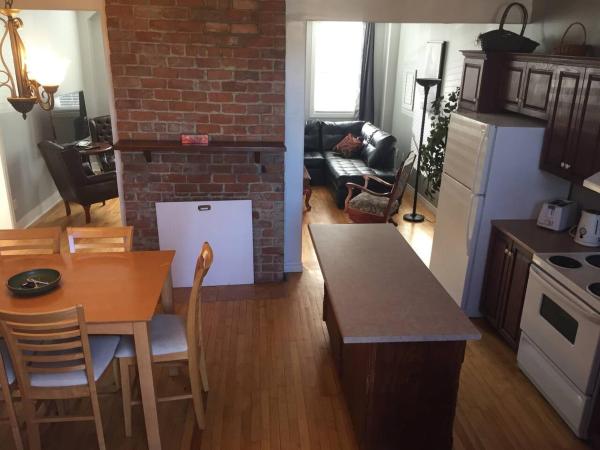 Downtown Apt 5 Private Deck Queens Road - 聖約翰