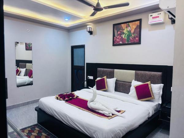 Hotel Royal Kashi Heritage Property Dashashawmedh River Ghat Property -