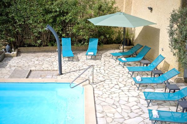 Logis Hôtel La Bastide D'entraigues - Vedène