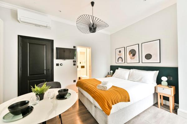 The Collection Stays Chelsea - Chelsea