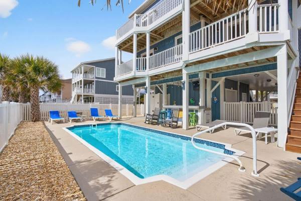 5 Br Poolside Paradise Just Steps From The Beach - Ocean Isle Beach, NC