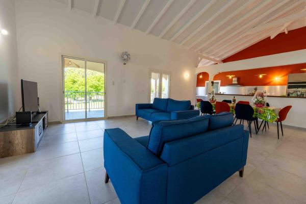 Grande Maison Lumineuse - 8 Personnes - Jardin Arboré & Terrasse - Guadeloupe