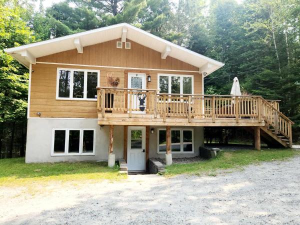 Chalet Familial, Idéalement Situé, Billard-table-babyfoot-arcade - Laurentides