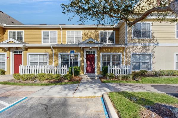 Snowbird-friendly Condo Near Disney And Orlando With Outdoor Pool, Fast Wifi, W/d - Kissimmee, FL