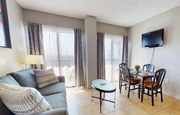 Spacious Condo With A Kitchenette, Ac, Pools, Hot Tubs, Tennis, & Gym - Walt Disney World® Resort, Orlando