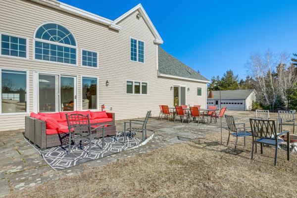 Acadia Adventure Base 4,500-sq-ft Group Getaway - Bar Harbor, ME