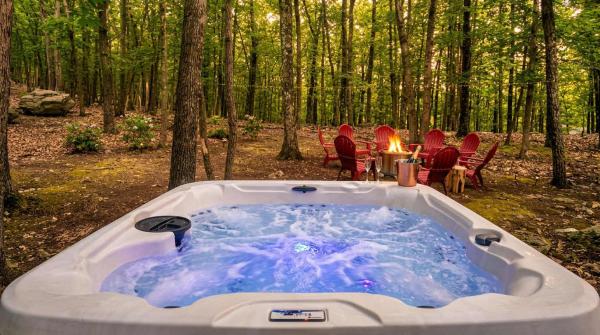 4bd Cabin In The Poconos Near Lake With Hot Tub, Sauna, Game Room And Movie Room - Delaware Water Gap, PA