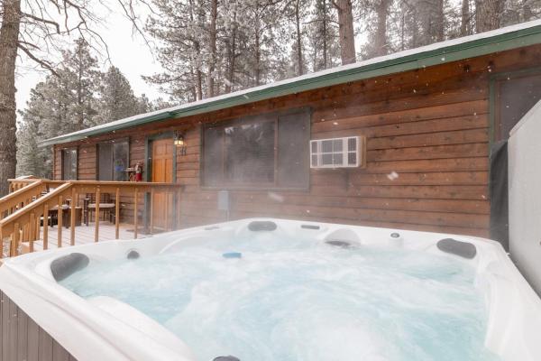 Meadowbrook Cabin Retreat- Hot Tub Escape - Keystone, SD