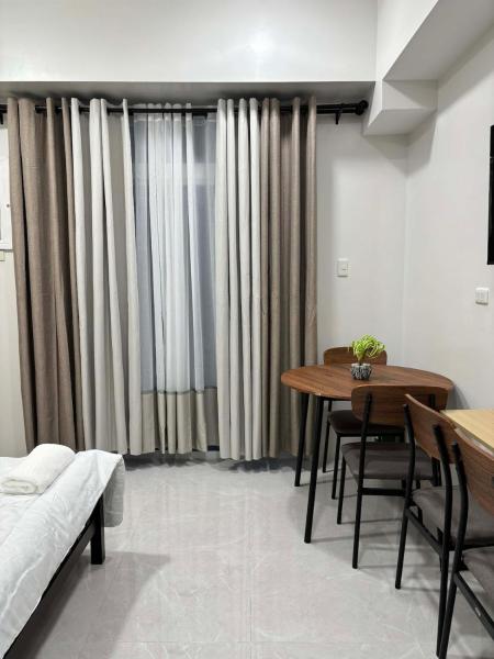 Chic Cebu Staycation - Studio Balcony Mivela T2 - Lahug