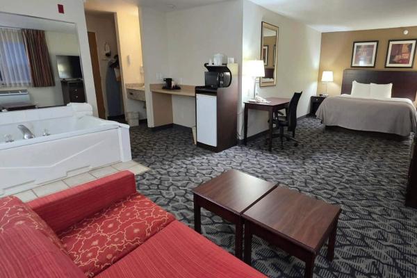 Quality Inn & Suites Eldridge Davenport North - Iowa