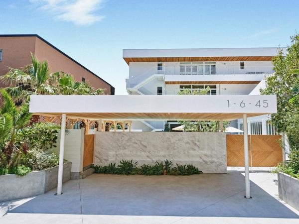 Weekend House - 