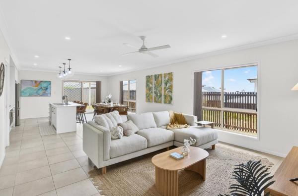 Spacious 4 Bedroom Home, For A Family Of 8, Work Friendly - Ipswich, Australia