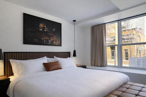 Room With 1 King-size Bed Downtown Quebec City - Québec, QC
