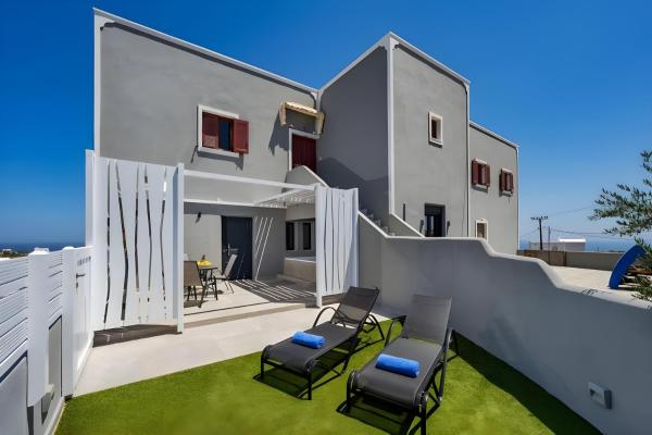 Christianna & George Luxury Hot Tub Apartment - Santorin