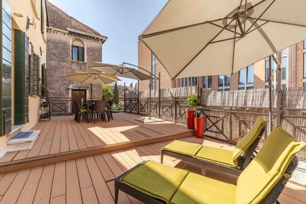 Domus With Two Terraces And Canal View In Dorsoduro - Cavallino-Treporti