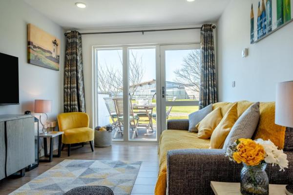 2 Bed In Norton Oc-y30739 - Lymington