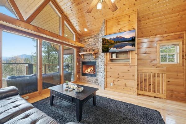 Relaxing Cabin Hot Tub Game Room Near Attractions - Townsend, TN