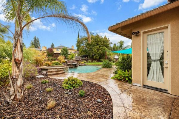 Tranquil Retreat: Pool, Spa, Firepit, Peloton, Wfh - Roseville, CA