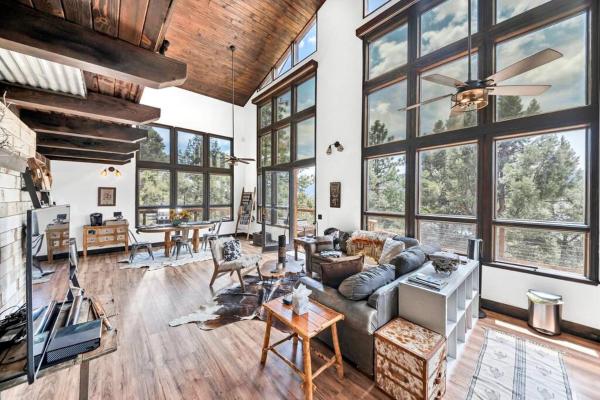 Authentic 4br Big Bear Cabin, Dog-friendly With Deck - Big Bear, CA