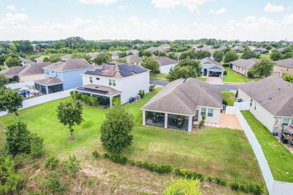 Dog-friendly Ground-floor Home In Gated Community W/lake Views & Enclosed Patio - Davenport, FL
