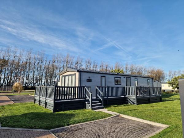 The Goodlife, Luxury Stay, The Boulevard, Green Lawns - West Wittering