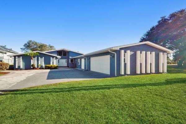 Lake‑front 4br Home With Pool, Outdoor Kitchen & Serene Florida Getaway - Lake Placid, FL