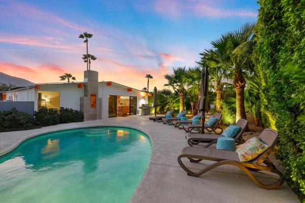 Iconic Mid-century Modern Vacation Home With Pool! - Palm Springs, CA