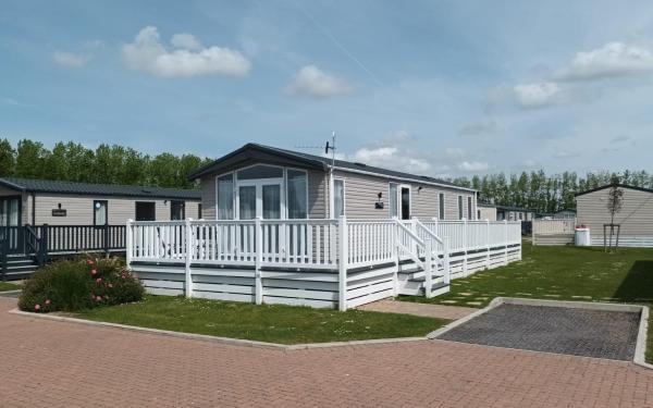 Boulevard Escape, Seal Bay Retreat - West Sussex