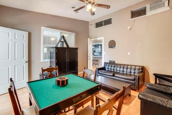 Half-mi To Clear Lake Group Getaway In A Church - Lakeport, CA