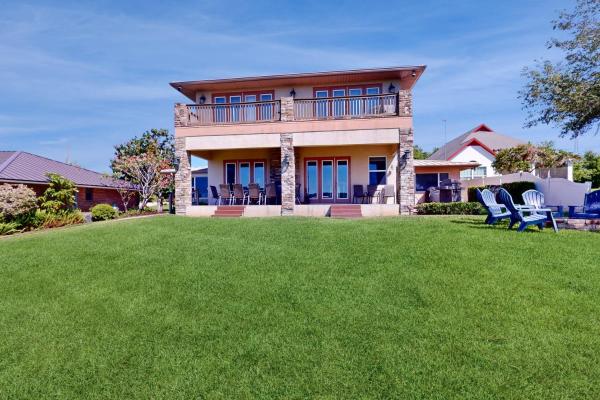 Dog-friendly Lakefront Home With Private Dock & Beach - Snowbirds Welcome - Sebring, FL