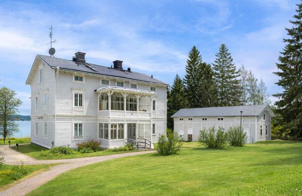 Hernörum Södra Vägen - Bra Läge Och Centralt - Härnösand