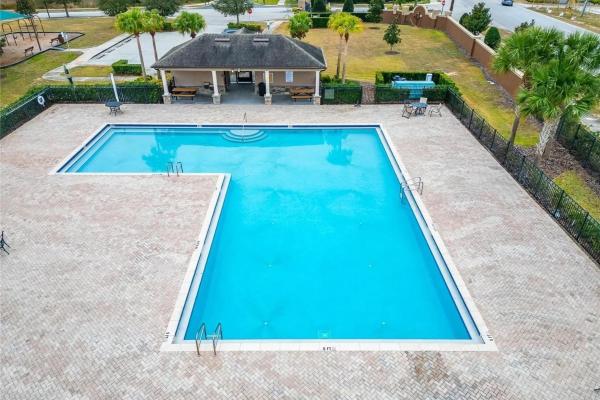 Cozy Townhouse With Private Screened Patio & Community Pool – Near Theme Parks - Davenport, FL