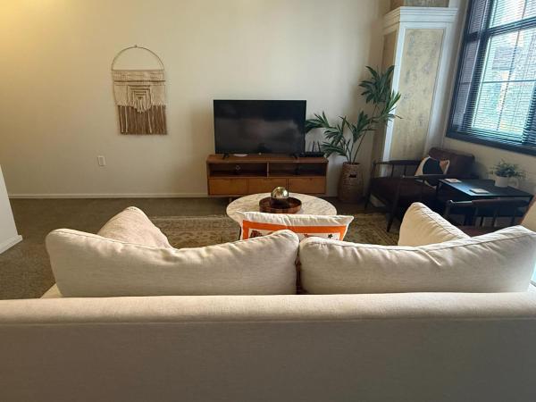 Modern Downtown Loft - 1 Mile To Ut - Knoxville, TN