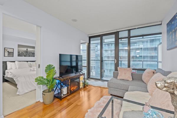 Stylish 2br Downtown Sanctuary - Toronto