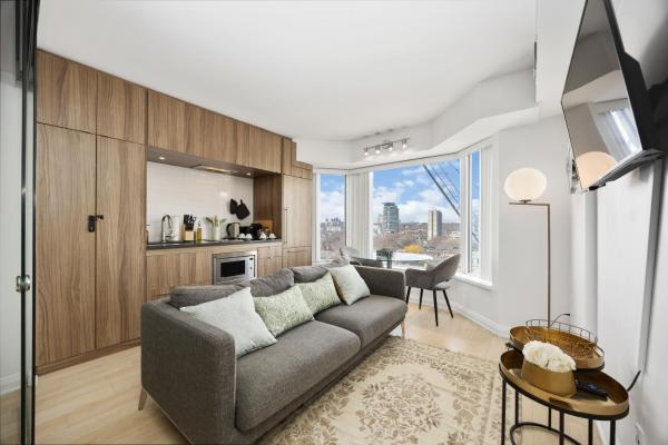 Elegant One Bedroom In Torontos Premier Luxury District - Toronto